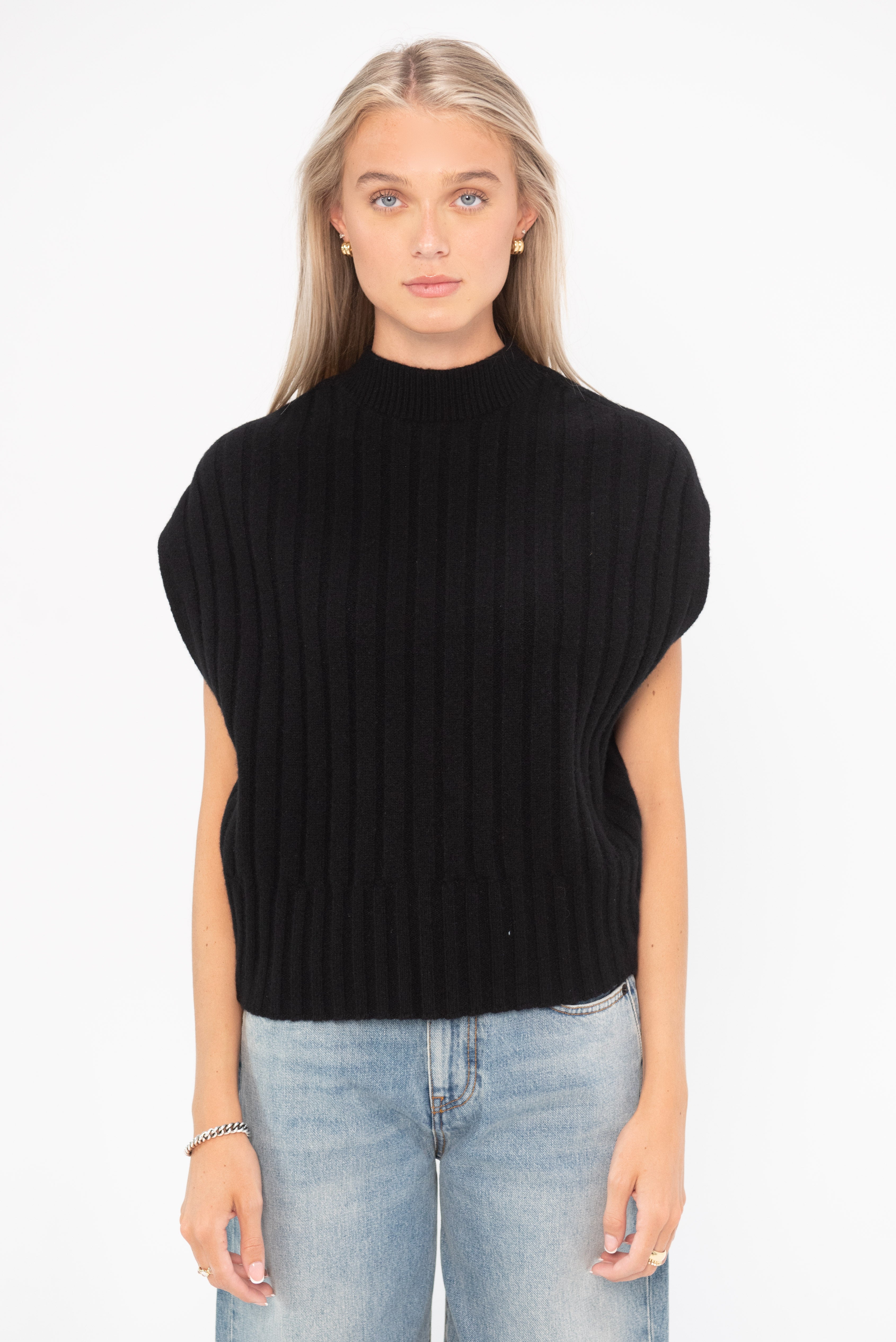 Odeeh Sweater, Jet Black – Kick Pleat