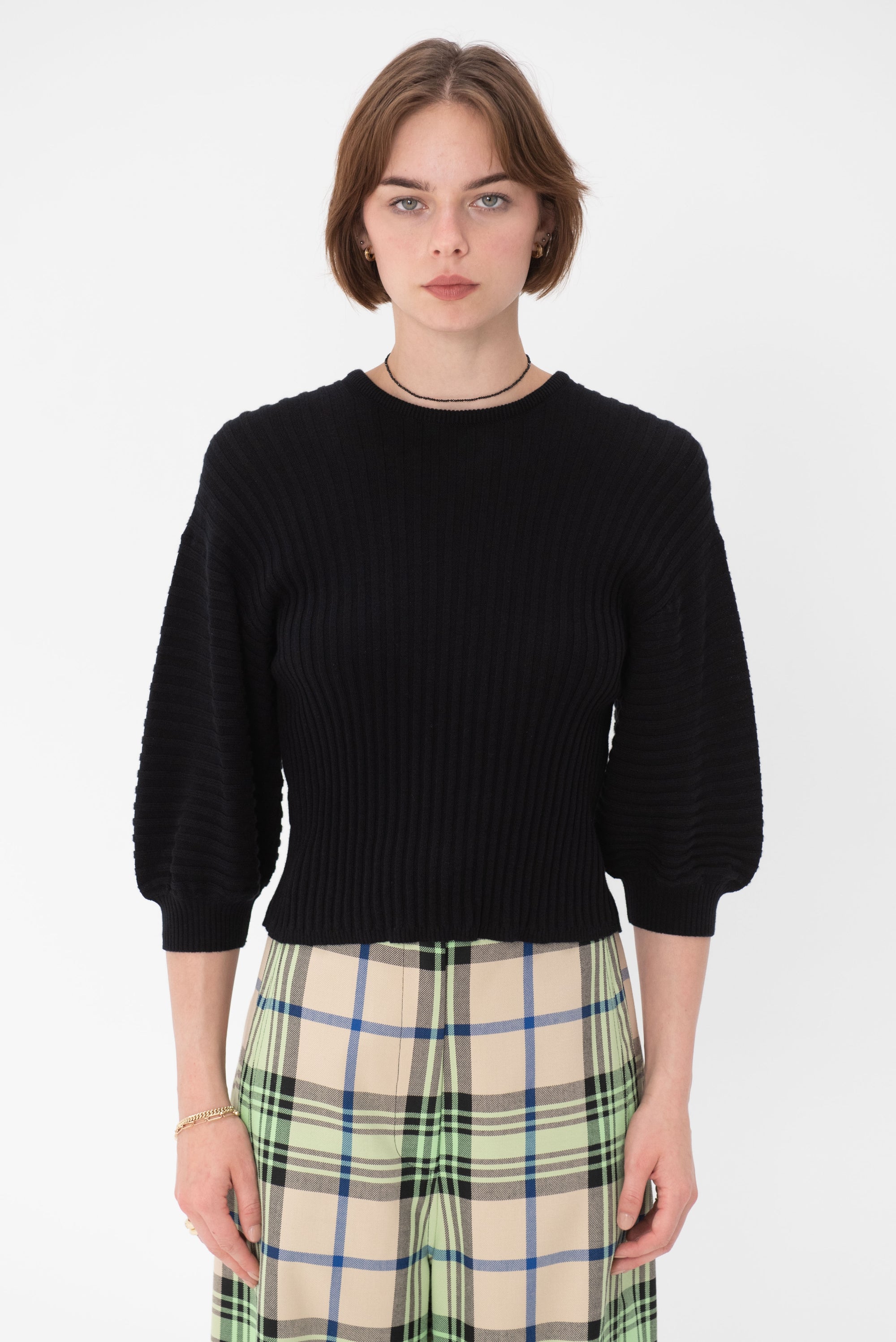 KOW TOW – Kick Pleat