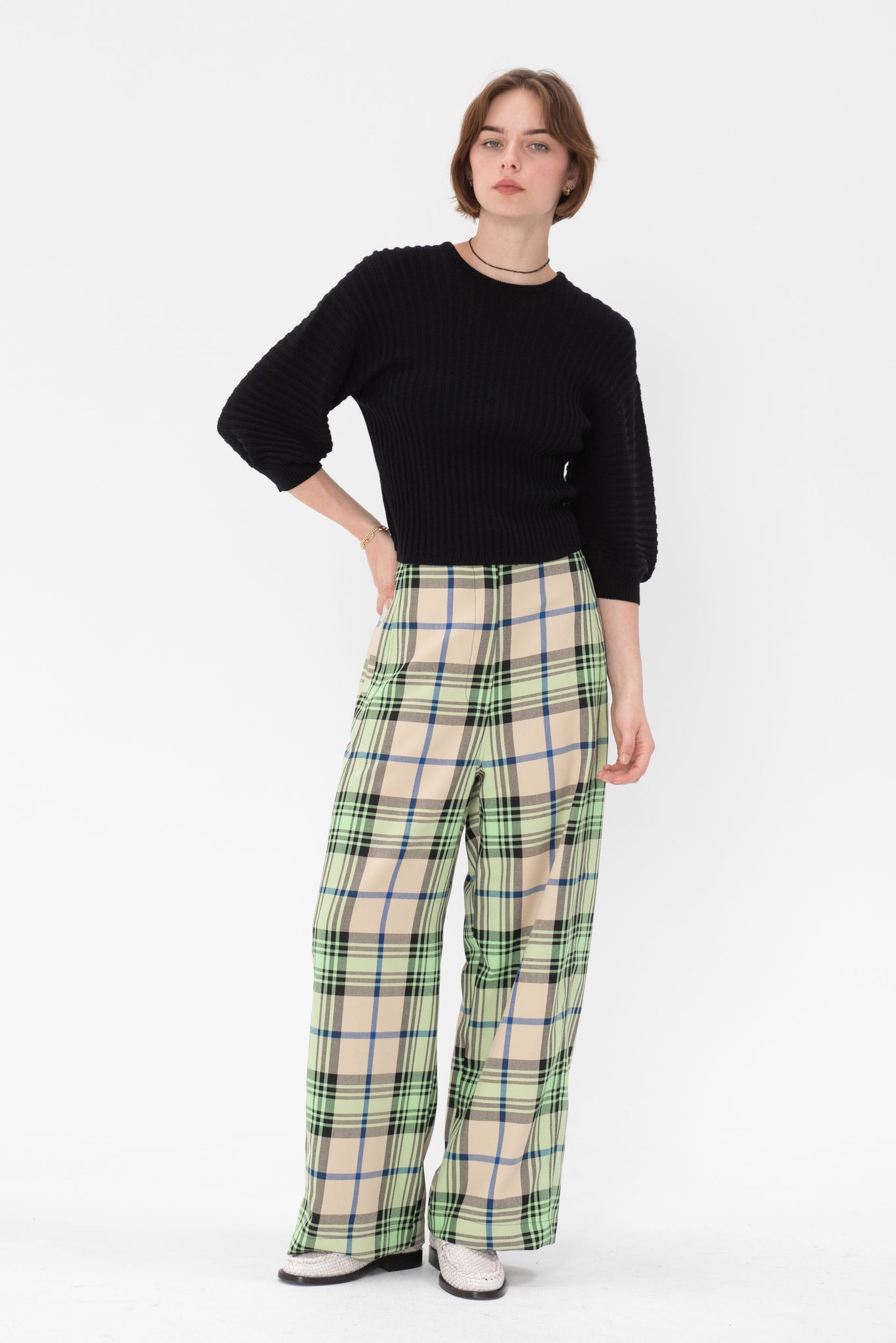 KOW TOW – Kick Pleat