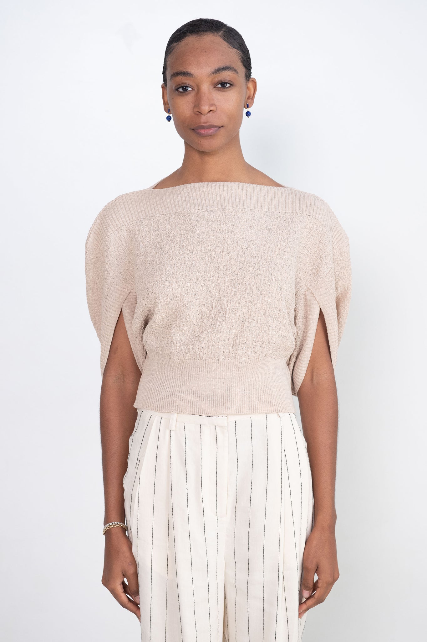 ALL TOPS – Kick Pleat