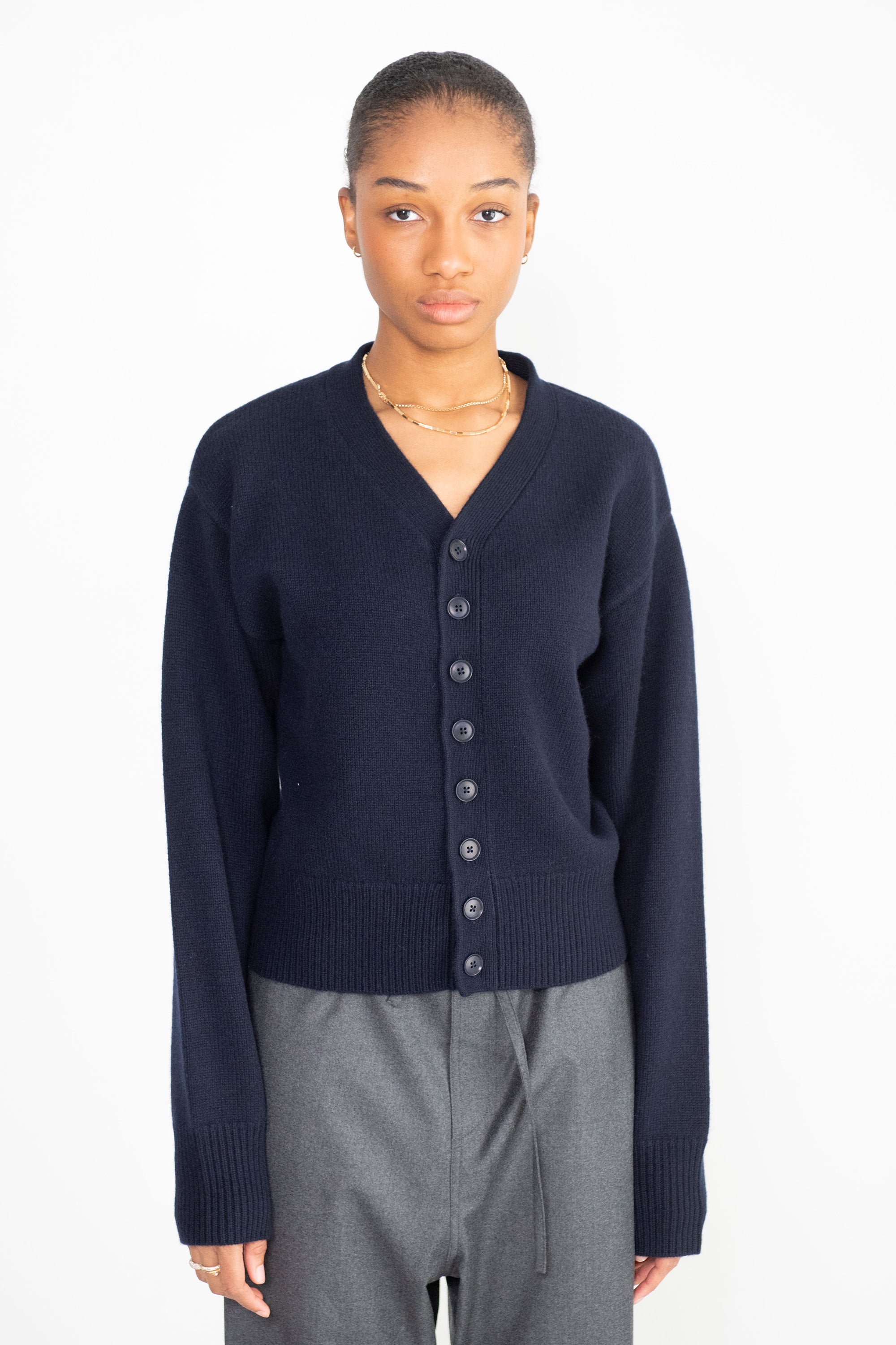 AIRPORT STYLE – Kick Pleat