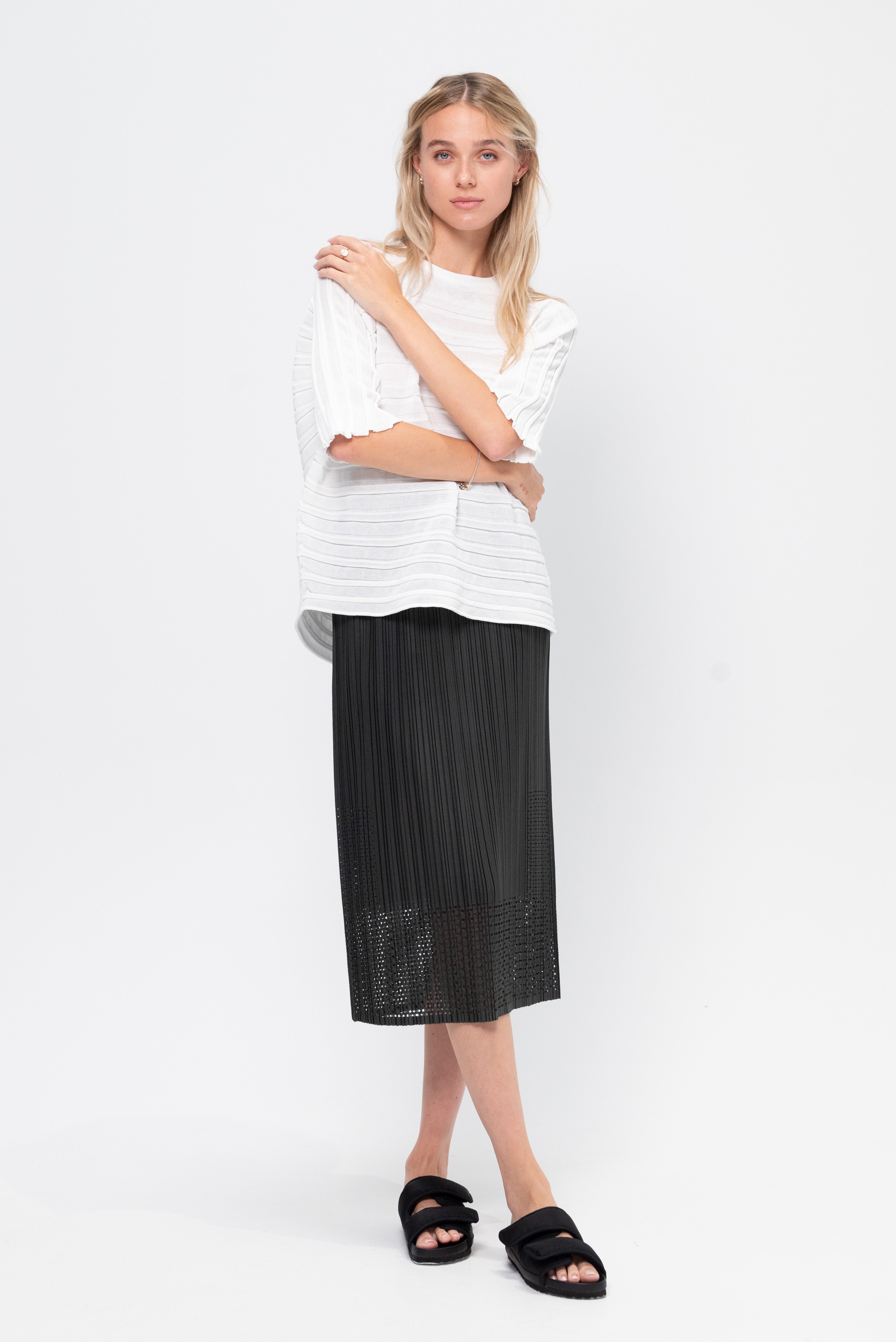 NEW ARRIVALS – Kick Pleat