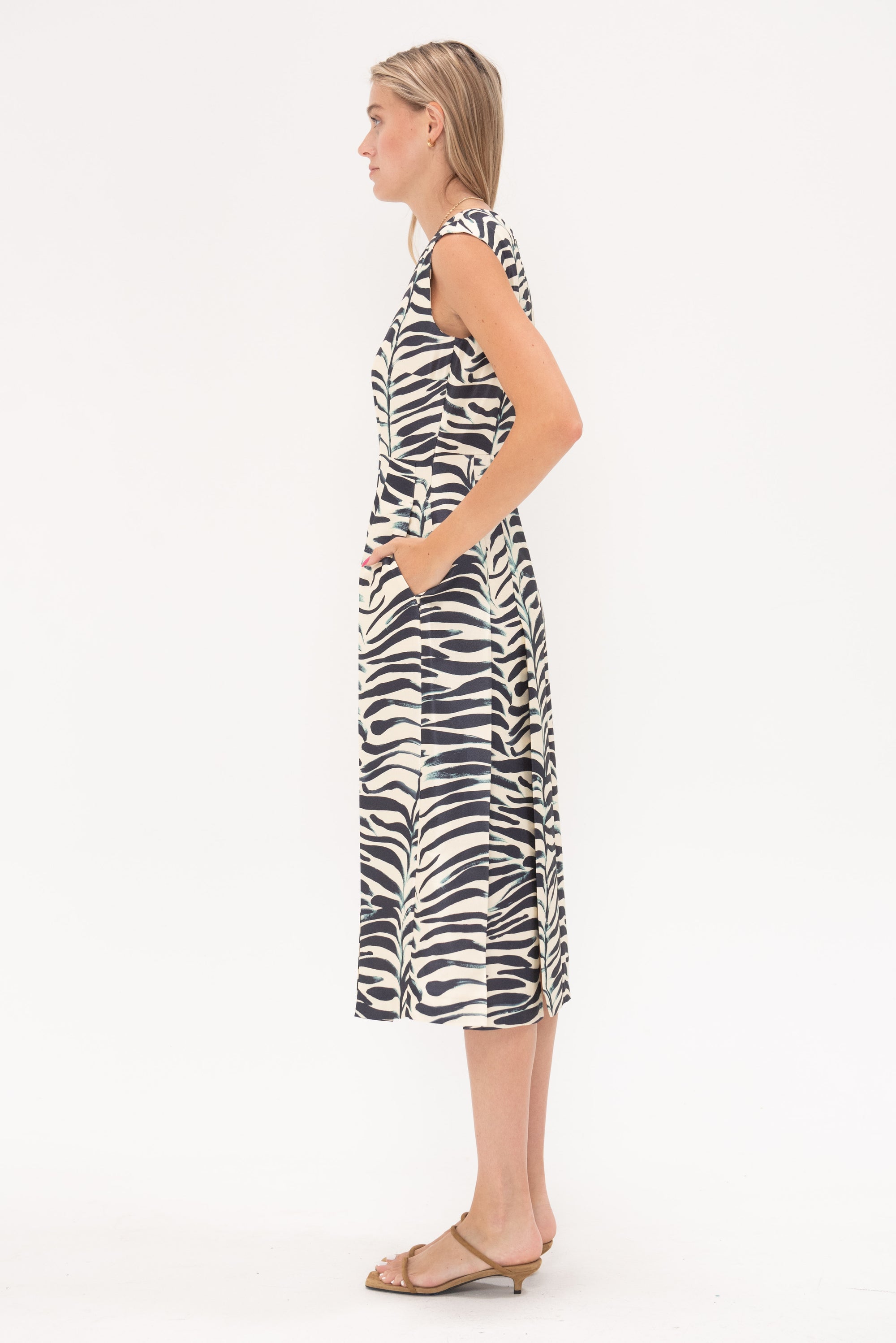 Dresses – Kick Pleat