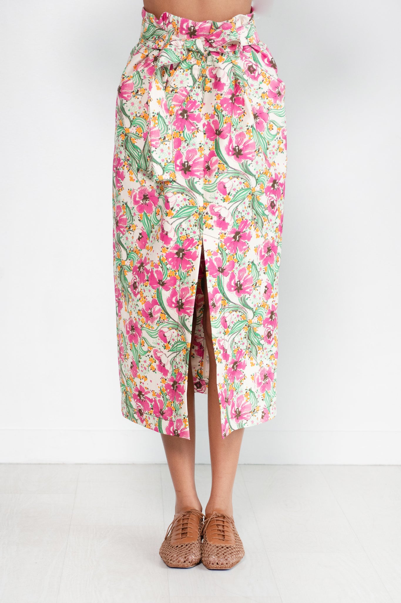 ALL BOTTOMS – Kick Pleat