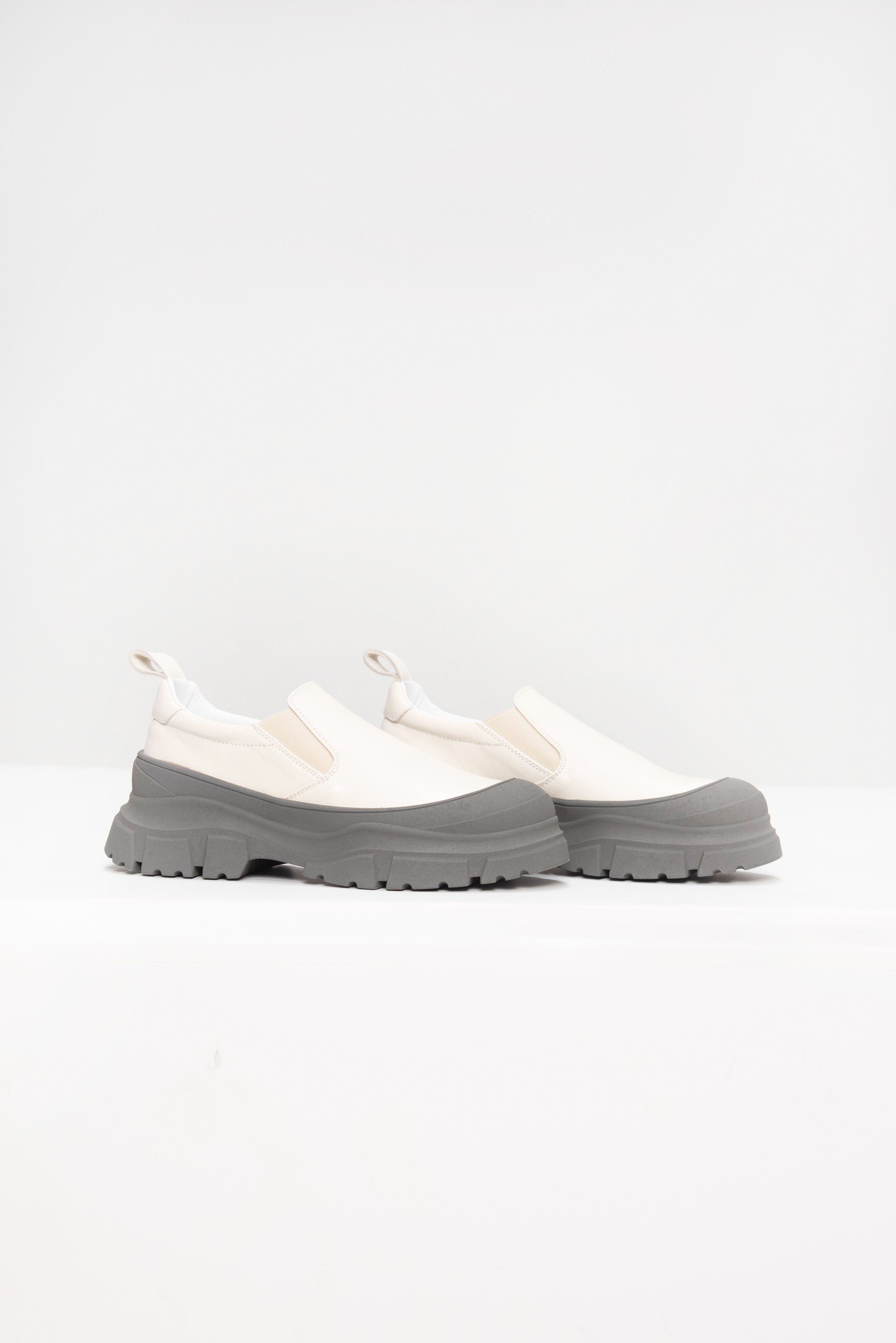 Sofie D'Hoore Nappa Leather Shoe, Slate Gray – Kick Pleat