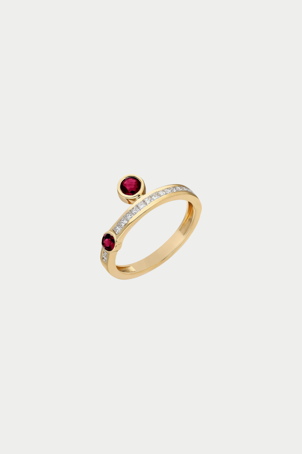 Itä Vida Ring White Diamonds & Rubies | Kick Pleat